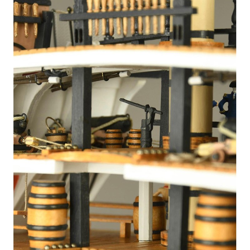 AL20500 - 1/72 HMS Victory Cross Section